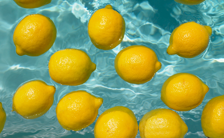 How To Make A Detoxifying Lemon Juice Foot Soak