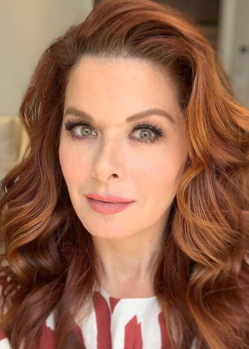 Debra Messing's "Will and Grace' Makeup Routine