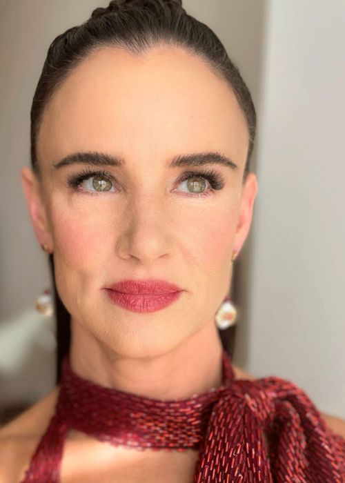 Juliette Lewis' Stunning Berry-Toned Emmy Awards Makeup