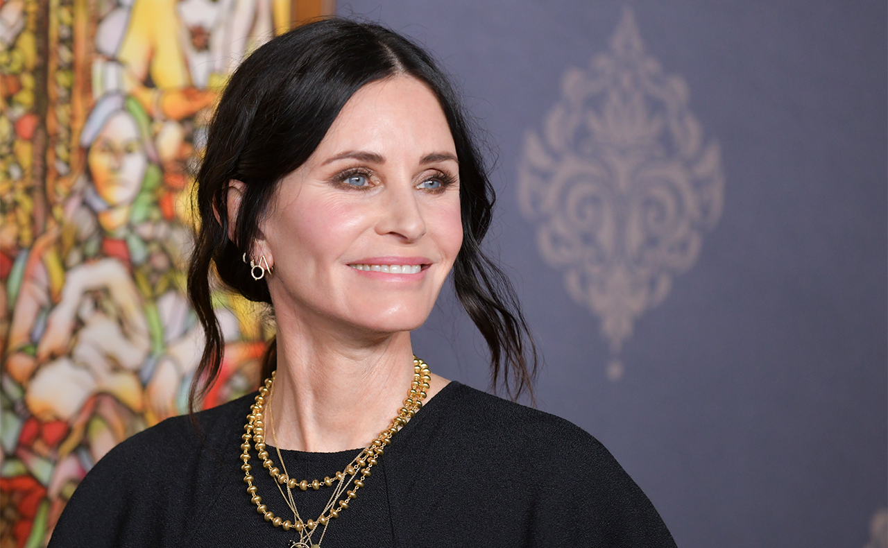 Courteney Cox Just Recreated THAT Monica Humidity Hair Ep
